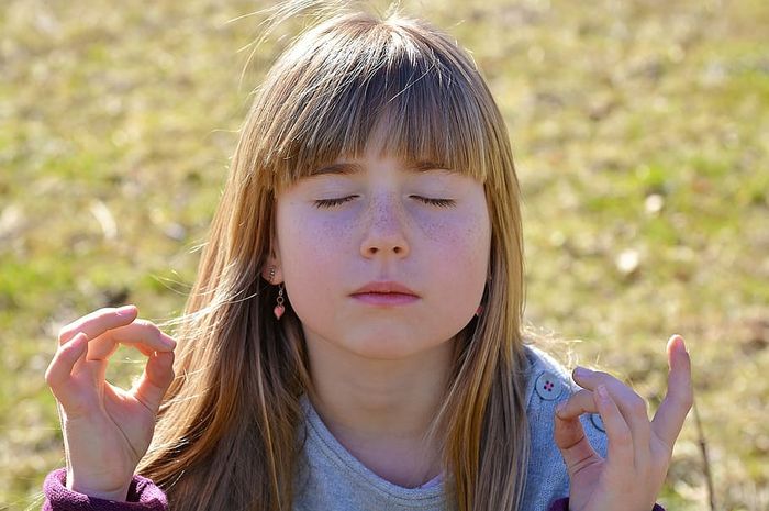 Ternyata Enggak Sedikit Zodiak yang Memiliki Karakter Pendiam, Kamu ...