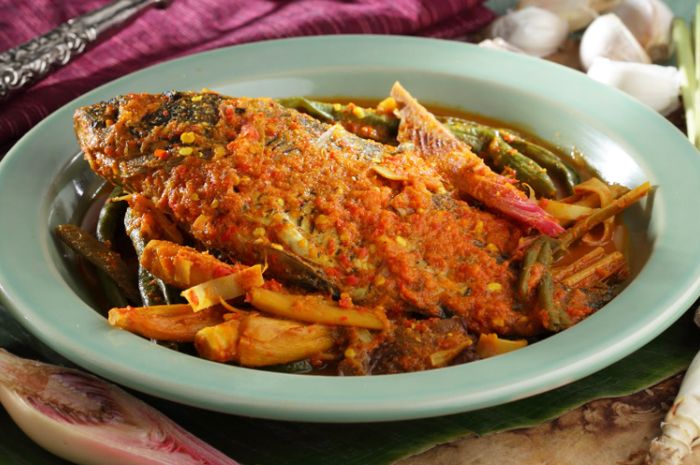 Resep Arsik Ikan Mas Kecombrang Enak, Hidangan Khas Sumatera Utara yang ...