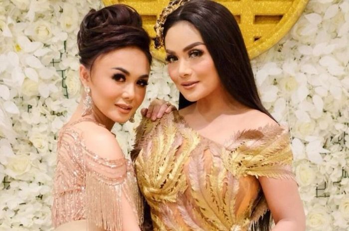 Pamer Foto Selfie, Wajah Yuni Shara Malah DinilaI Lebih Muda Daripada ... Pamer Foto Selfie, Wajah Yuni Shara Malah DinilaI Lebih Muda Daripada ...