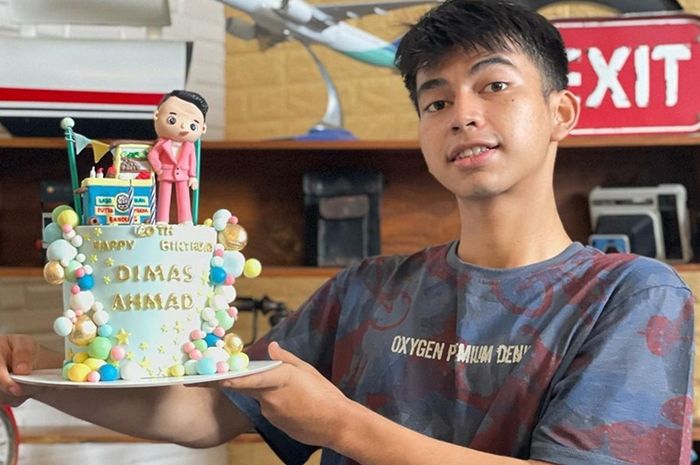 Sejak Dimas Ramadhan Viral dan Digandrungi Banyak Orang, Sosok Ini ... Sejak Dimas Ramadhan Viral dan Digandrungi Banyak Orang, Sosok Ini ...