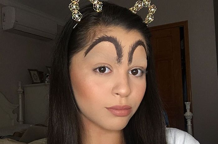 Lucu dan Unik, Inikah Trend Baru Alis di Masa yang Akan Datang? Mirip ...