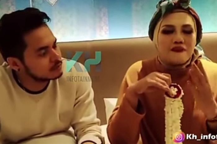 Menikah untuk yang Keempat Kali, Elly Sugigi Akui Anak Belum Kenalan ... Menikah untuk yang Keempat Kali, Elly Sugigi Akui Anak Belum Kenalan ...