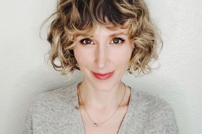 Cara Membuat Rambut Bergelombang dalam Hitungan Menit, Modal Cuma Alat ...