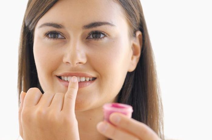 5 Cara Merawat Bibir untuk Remaja Agar Tetap Sehat dan Cerah, Jangan Asal Ya!