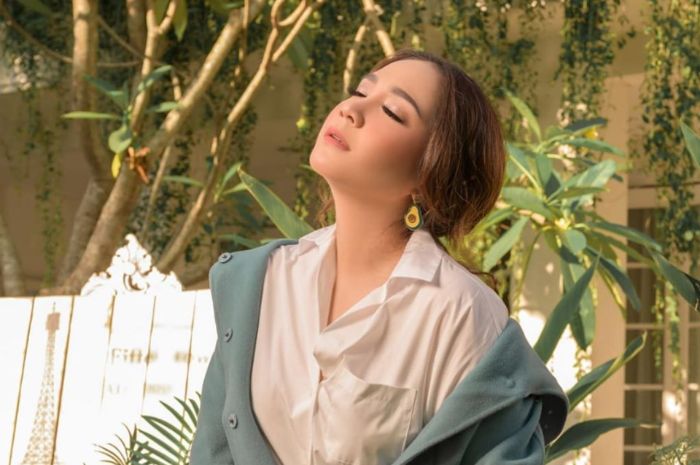 Pergi Jalan Pakai Outfit Total Rp 240 Juta, Nagita Slavina Bikin Bengek ...