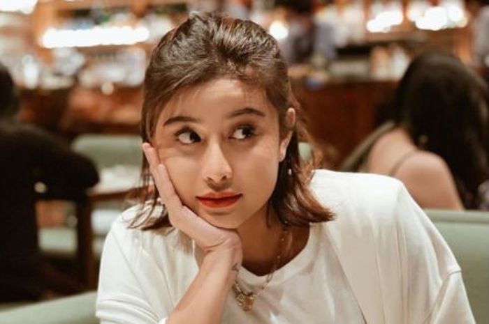 Awkarin Unggah Foto Motor-motoran Bersama Dua Mantannya, Netizen Salut ...