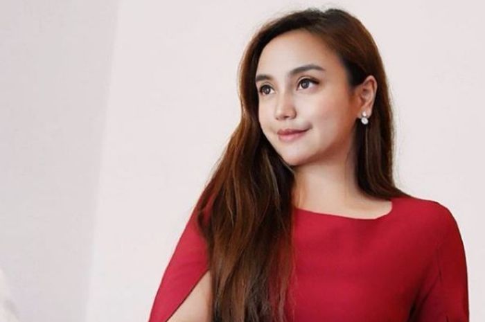 Beda Keyakinan dengan Orangtua, Salmafina Sunan Tuai Komentar Usai Unggah Potret Jadul Bareng ...