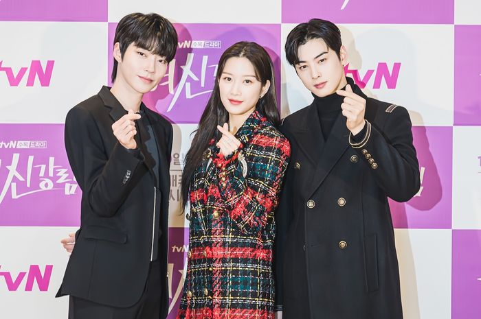 Duh, Moon Ga Young Menangis Gara-gara Surat Cha Eun Woo ASTRO dan Hwang ...