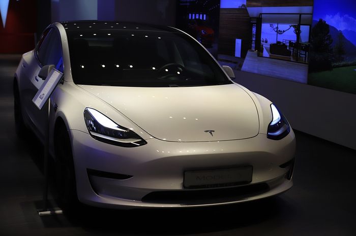 Fakta Menarik Mengenai Tesla, Perusahaan Mobil Listrik Tercanggih di ...