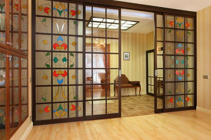 Salah Penempatan, Kaca Patri Jadi Suram, Tips Memasang dan Harganya - iDEA