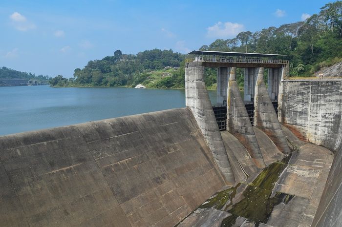 Digunakan untuk Menampung Derasnya Aliran Air, Ini Waduk Terbesar yang ...