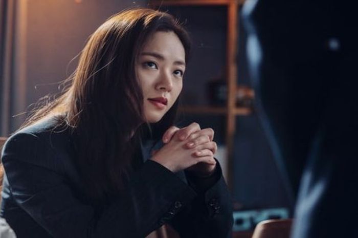 Tips Menjadi Pengacara Keren Seperti Hong Cha Young 'Vincenzo' - Parapuan