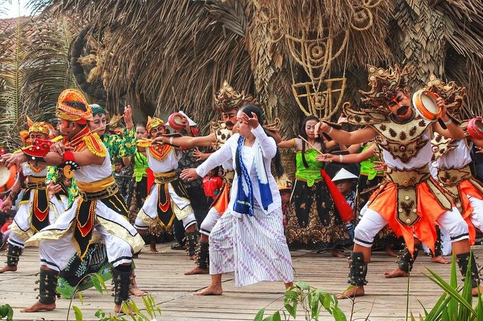 8 Unsur Utama dan Pendukung dalam Seni Tari Tradisional, Apa Saja? - Kids