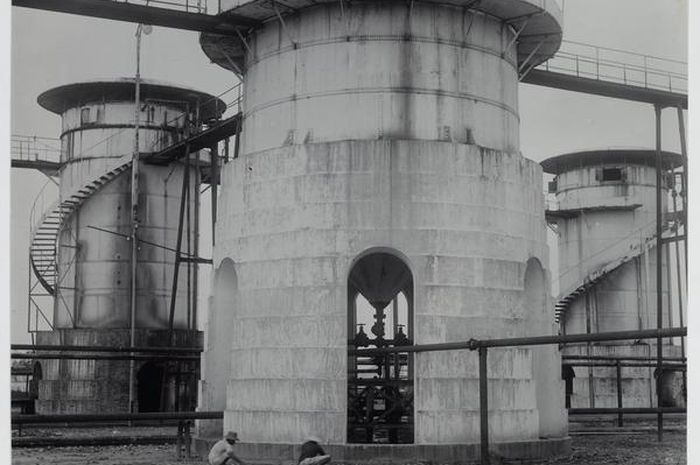 Sejarah Perusahaan Global dalam Eksplorasi Minyak di Hindia Belanda ...