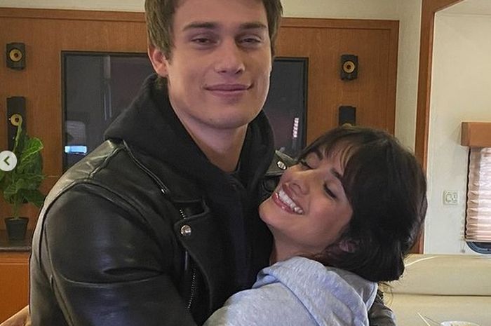 5 Potret Gemas Camila Cabello Dan Nicholas Galitzine Di Cinderella 0284