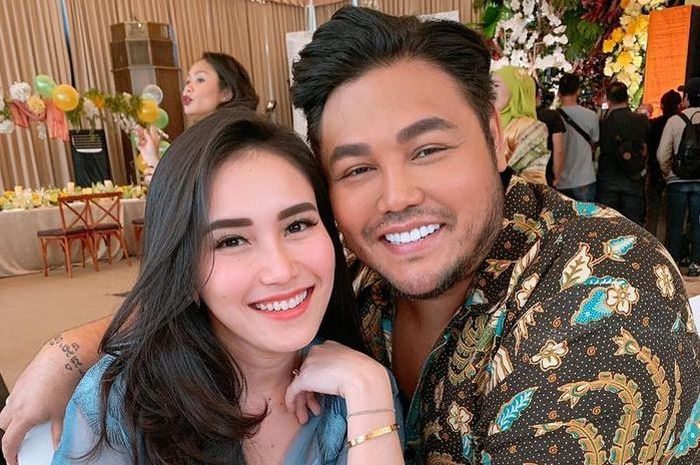 Nonton Aksi Centil Ayu Ting Ting dan Ivan Gunawan Lakukan Cover Dance ... Nonton Aksi Centil Ayu Ting Ting dan Ivan Gunawan Lakukan Cover Dance ...