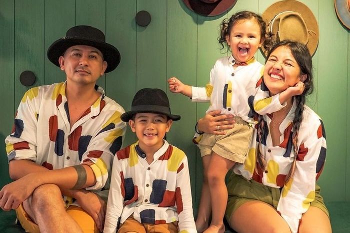 Serba Hitam nan Elegan, Tengok Penampakan Dapur di Rumah Artis Ryan ...