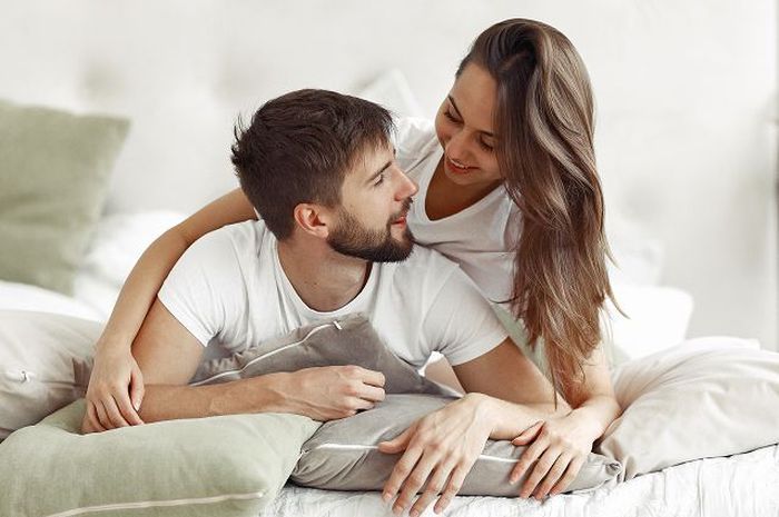 Terungkap Posisi Hubungan Intim yang Bikin Suasana Ranjang Makin 'Panas' dan Bergairah, Coba ...