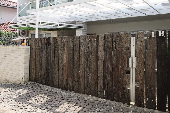 Sontek Yuk 6 Pilihan Desain Pagar yang Cocok untuk Rumah Tropis - iDEA