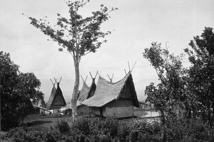 Mengenal Rumah Adat Julang Ngapak dari Jawa Barat - Kids