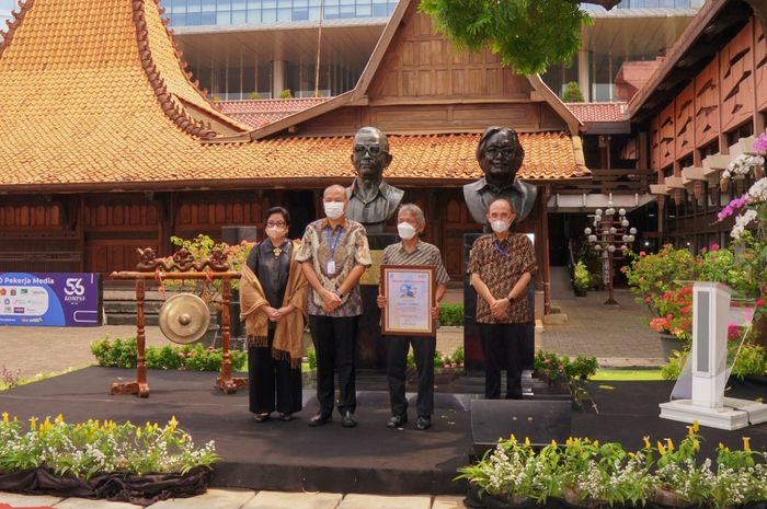 Patung Perintis Kompas Gramedia Diresmikan, Lokasinya di Bentara Budaya ...