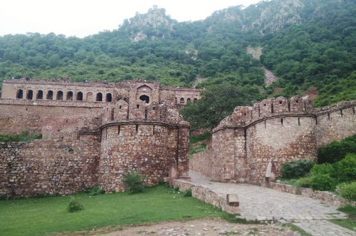 Misteri di Balik Benteng Bhangarh, Jadi Tempat Paling Berhantu India ...
