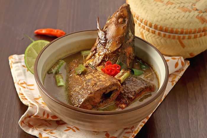 Resep Bandeng Kuah Pucung, Sajian Berkuah Hitam yang Sedap Untuk Makan ...