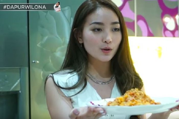 Kaget Dengar Mantan Kekasihnya Bercerai, Natasha Wilona Panjatkan Doa ... Kaget Dengar Mantan Kekasihnya Bercerai, Natasha Wilona Panjatkan Doa ...