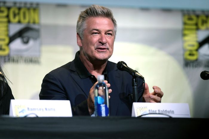 Alec Baldwin Hapus Akun Twitternya Usai Wawancara Soal Tragedi ...