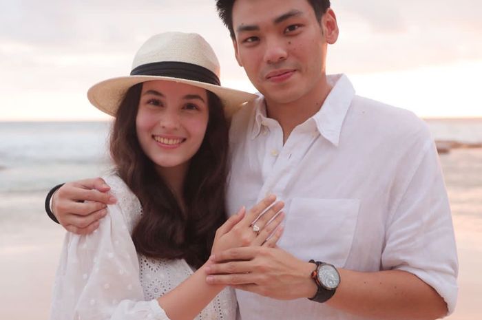 Selamat! Chelsea Islan Resmi Bertunangan dengan Rob Clinton Kardinal ...