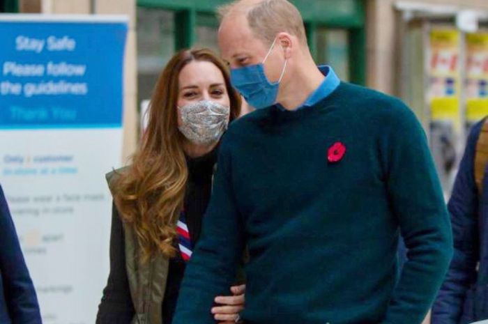 Gaya Kasual Terbaru Kate Middleton Sukses Curi Perhatian. Menawan! - CewekBanget