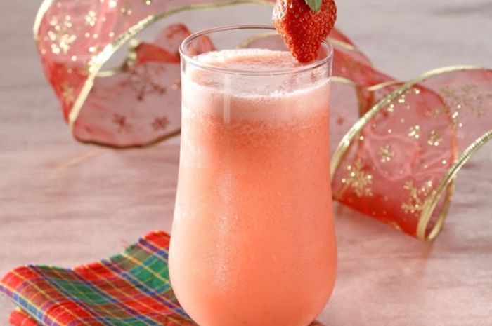 Resep Es Stroberi Yoghurt, Minuman Ala Cafe yang Bisa Dibuat Dalam ...
