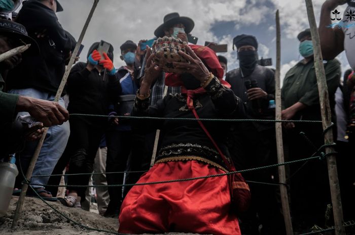 Ritual Giwu, Sanksi Adat Dijatuhkan Demi Kelestarian Danau Poso ...