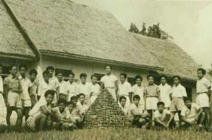 Sjafei, Anak Yatim yang Berhasil Mencetak Para Guru Bumiputera ...