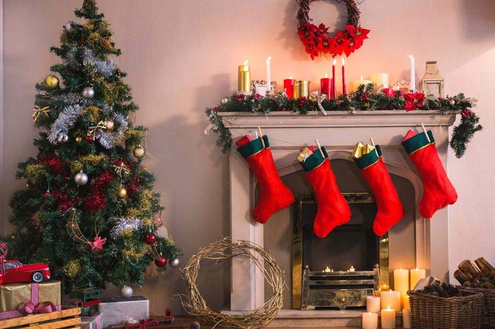 Asal Mula Pajangan Kaus Kaki saat Natal, dari Hadiah Dewa hingga ...