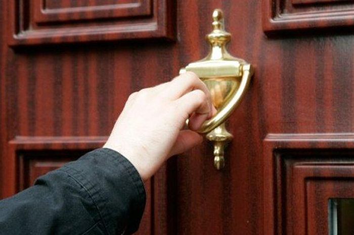 13 Arti Mimpi Mengetuk Pintu, Pertanda Baik Atau Buruk? Simak Maknanya