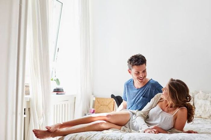 Dianggap jadi Posisi Bercinta Favorit Perempuan, Woman on Top Ternyata Punya Risiko Ini Loh! - Stylo