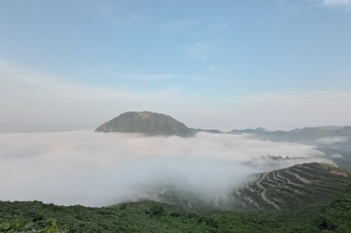 Gunung Embun, Ikon Pesona Kabupaten Paser Menyambut Persiapan IKN ...
