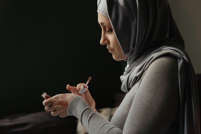 Banyak yang Belum Tahu, Ternyata Ini Lho Sejarah Kosmetik Halal! - Stylo Banyak yang Belum Tahu, Ternyata Ini Lho Sejarah Kosmetik Halal! - Stylo