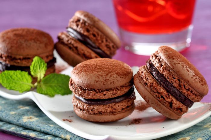 Resep Macaron Chocolate Rhum, Camilan Mewah Untuk Maniskan Momen Akhir ...