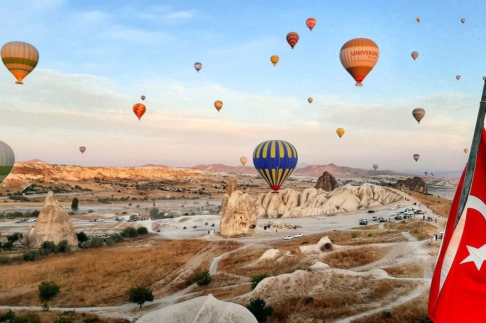 Cappadocia Turki Dikenal dengan Balon Udara, Bagaimana Cara Terbangnya ...