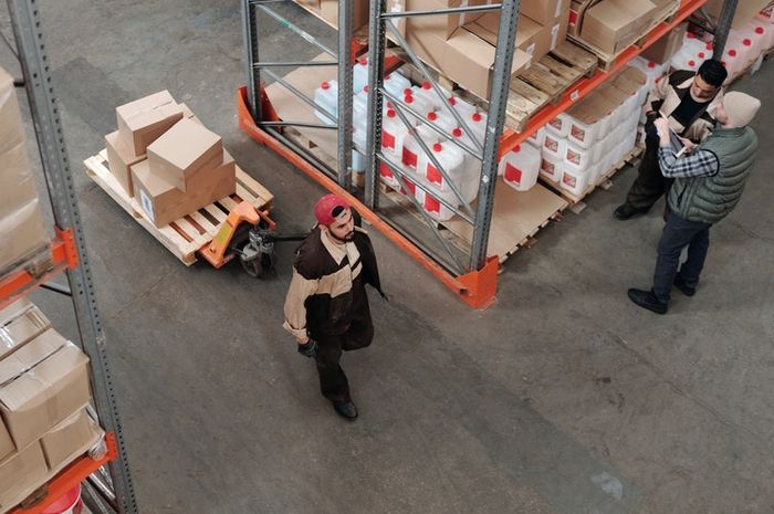 Penjelasan Lengkap Produksi: Pengertian, Tujuan, dan Faktor Produksi - Bobo