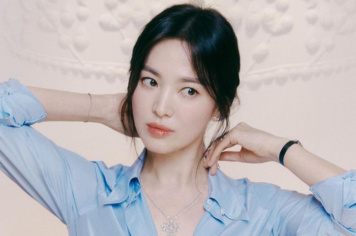 Jadi Dewi Kecantikan Korea, Rahasia Wajah Awet Muda Song Hye Kyo Ternyata Rajin Cuci Muka Pakai ...