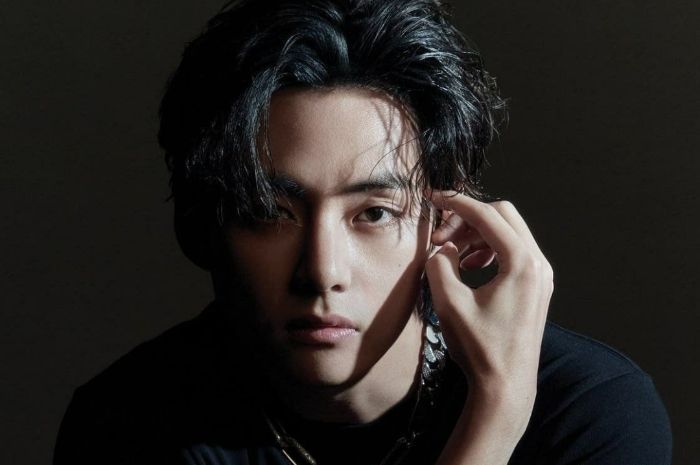 Hang Out hingga Nyanyi Bareng, V BTS Kejutkan Penggemar Usai Pamerkan ...