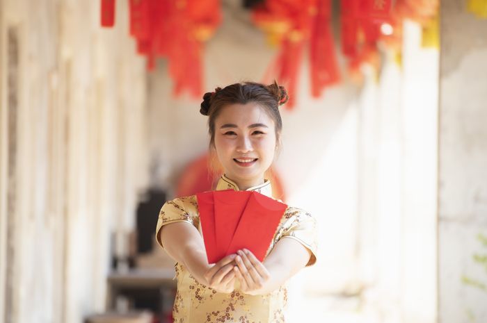 Tampil Beda, Ini 5 Inspirasi Gaya Rambut untuk Rayakan Imlek - Parapuan