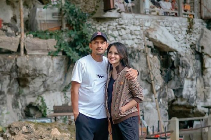 Rumah Tangganya Adem Ayem Jauh dari Gosip Miring, Begini Cara Ibnu ... Rumah Tangganya Adem Ayem Jauh dari Gosip Miring, Begini Cara Ibnu ...