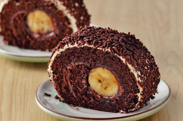 Resep Cokelat Roll Pisang, Cake Cokelat Lembut Favorit Semua Orang ...