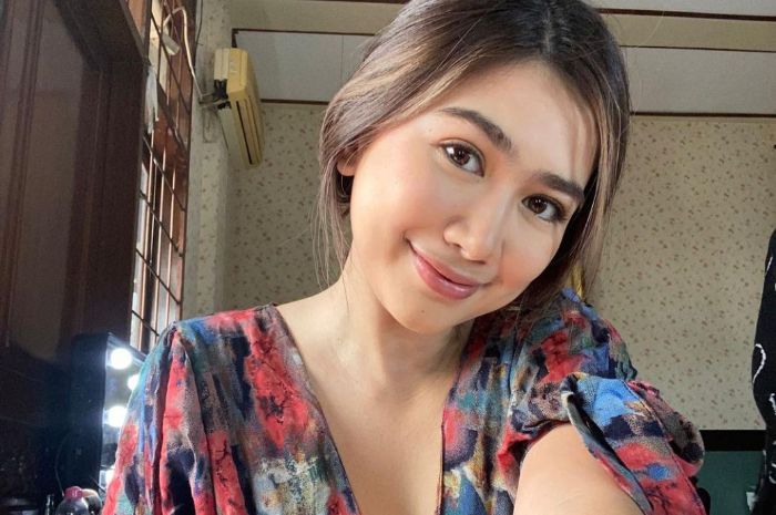 Pengin Tampil Modis Pakai Ankle Boots? 4 OOTD Josephine Firmstone Wajib ...