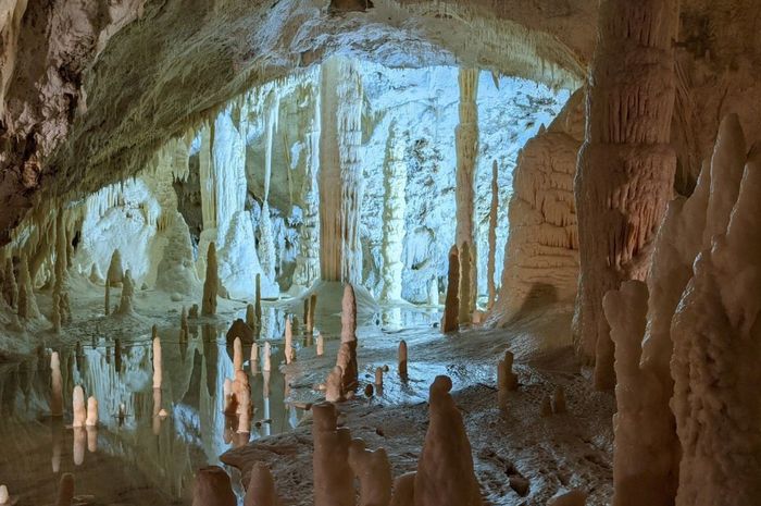 Misterius, Bagaimana Cara Terbentuknya Stalagmit dan Stalaktit pada Gua ...