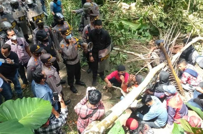 Segenting Apa Sebenarnya Situasi di Desa Wadas? Mengapa Sampai Terjadi Kericuhan Aparat dan ...